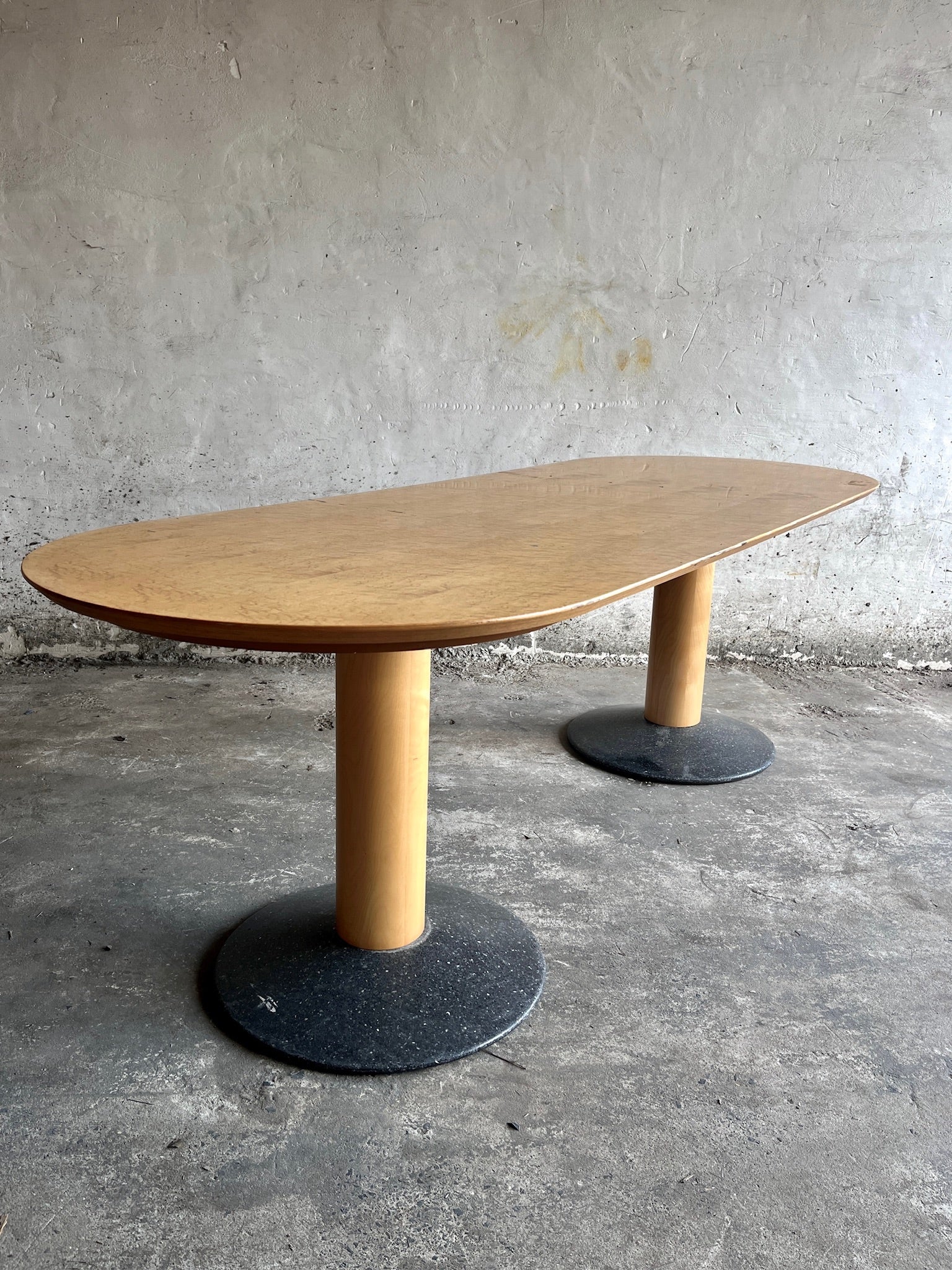 Second Hand Design Tables – Concept Living